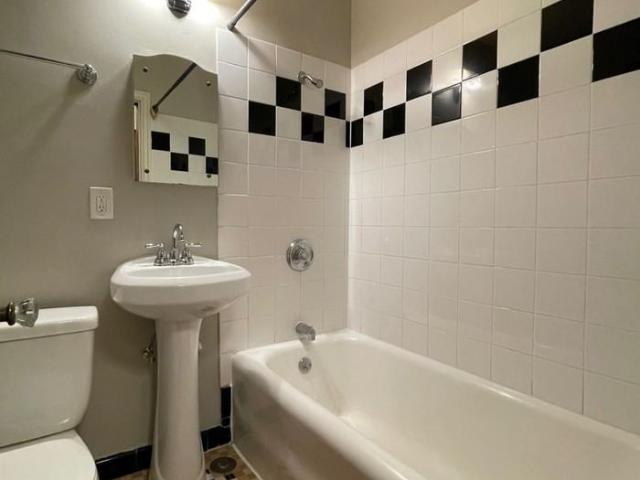 Chelan Apartments 1 Bedroom Apartment for Rent at 616 4th Ave W, Seattle, WA 98119 Lower Queen Anne