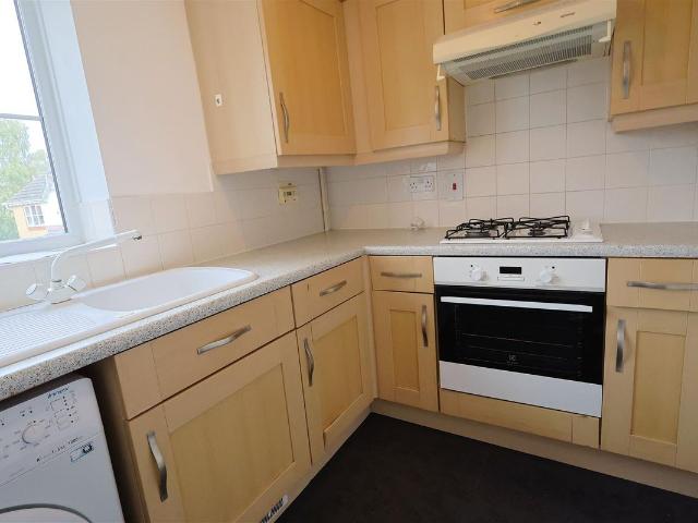 Cheldoc Rise, St. Marys Island, Chatham ME4, 2 bed flat to rent, £1,300 pcm | PrimeLocation