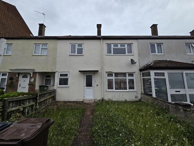 Chelmer Crescent 3 bed terraced house to rent £2,300 pcm £531 pw