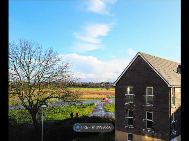 Chelmer Road, Chelmsford CM2, 2 bed flat to rent, £1,350 pcm | PrimeLocation