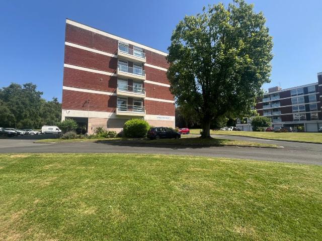 Chelmscote Road, Solihull, West Midlands B92, 2 bed flat to rent, £1,200 pcm | PrimeLocation