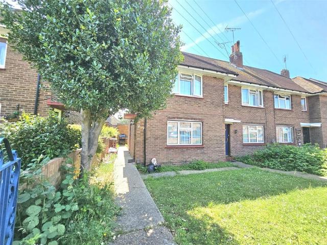 Chelmsford Avenue, Romford, RM5 2 bed maisonette to rent £1,650 pcm £381 pw