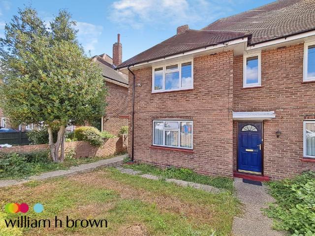 Chelmsford Avenue, ROMFORD 2 bed maisonette to rent £1,600 pcm £369 pw