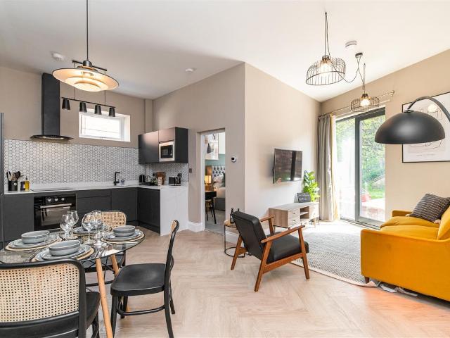 Chelmsford Grove, Sandyford, Newcastle Upon Tyne NE2, 1 bed flat to rent, £1,200 pcm | PrimeLocation