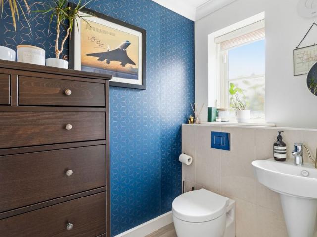 4 Bedroom Semi Detached House To Rent
