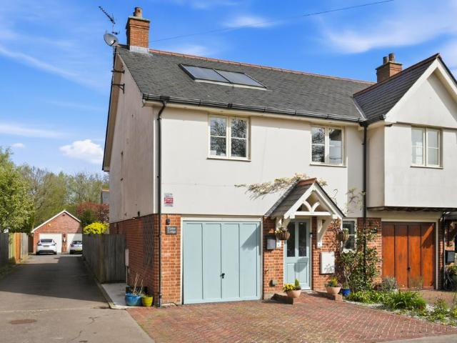 Chelmsford Road, Bishop's Stortford CM22 4 bed semi detached house to rent £3,000 pcm £692 pw