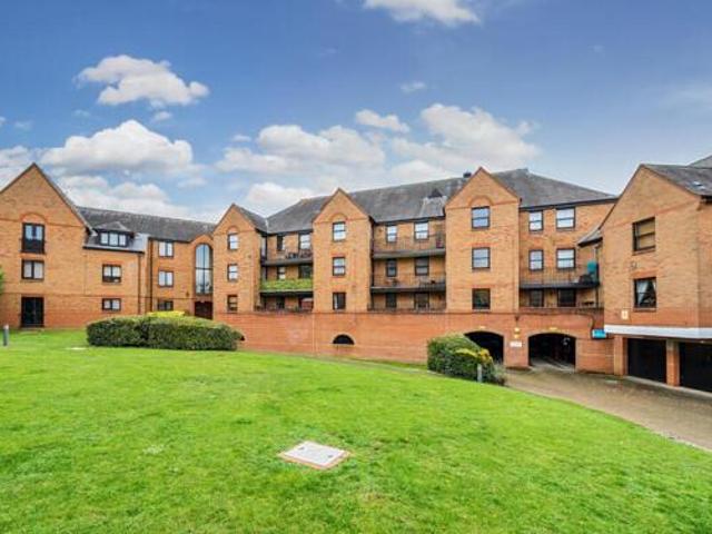 Chelmsford Road, Dunmow, 2 Bedroom Apartment