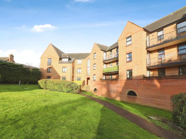 Chelmsford Road, Essex, Dunmow, CM6 1 bed flat to rent £1,050 pcm £242 pw