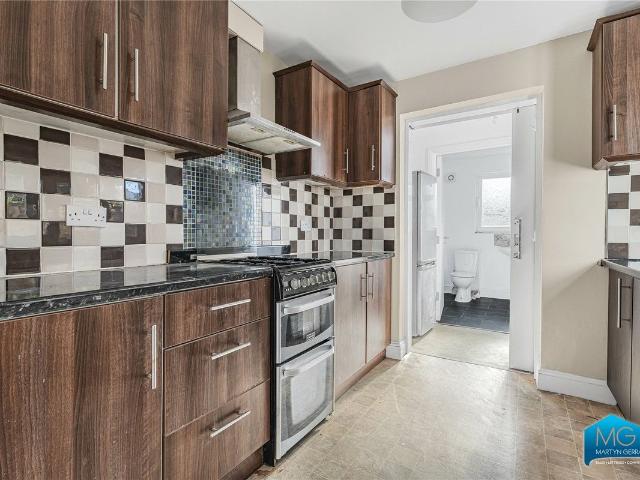 Chelmsford Road, London N14, 3 bed detached house to rent, £2,200 pcm | PrimeLocation