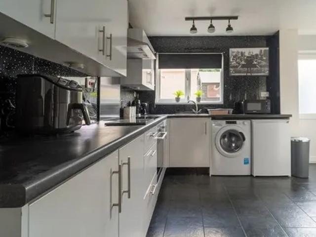 Chelmsley Wood, B37 7LD, United Kingdom | 3 bed house for rent #136648592 | Rentberry