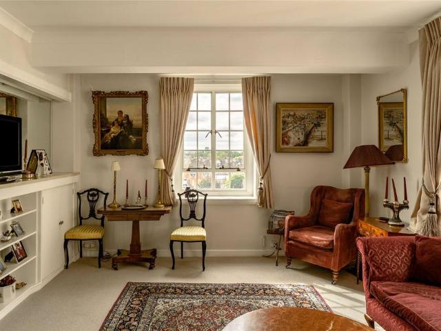 Chelsea Manor Street, Chelsea, SW3 2 bed apartment to rent £3,683 pcm £850 pw