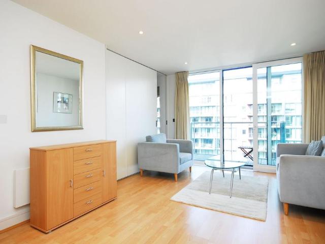 Chelsea Bridge Wharf, Battersea. 1 bed flat to rent £2,600 pcm £600 pw