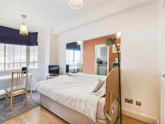 Chelsea Cloister, Sloane Avenue. Studio to rent £1,750 pcm £404 pw