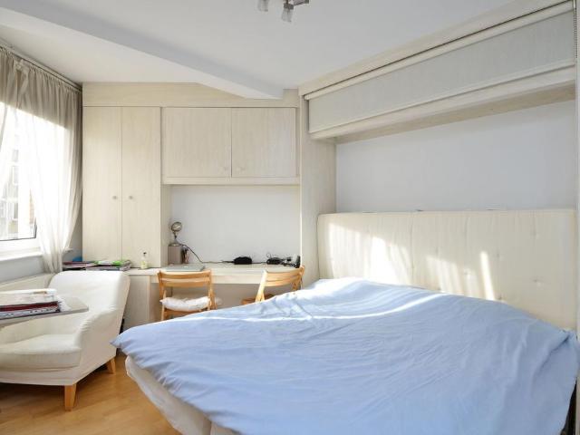 Chelsea Cloisters, Chelsea, London, SW3 Studio to rent £1,842 pcm £425 pw