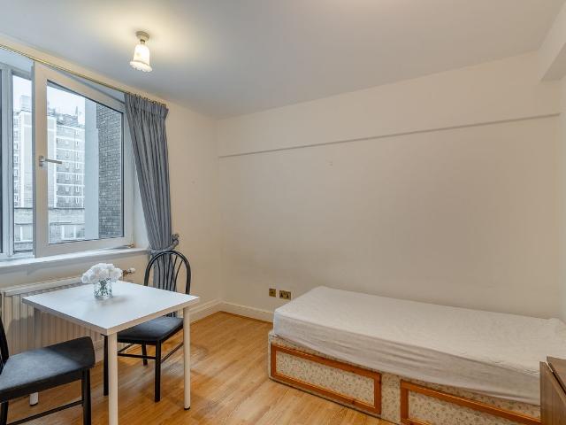 Chelsea Cloisters, Sloane Avenue, Chelsea, London SW3, 2 bed flat to rent, £2,817 pcm | PrimeLocation