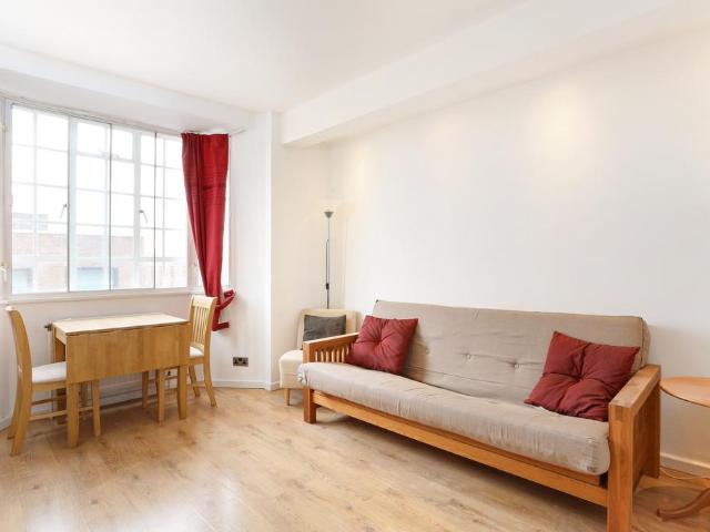 Chelsea Cloisters, Sloane Avenue. Studio to rent £1,750 pcm £404 pw