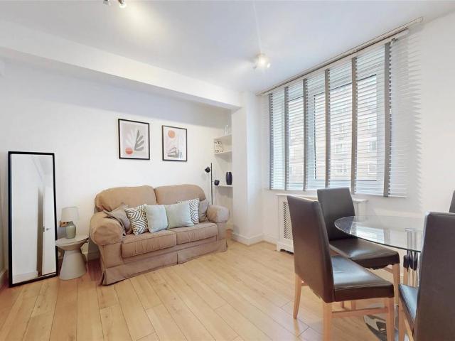 CHELSEA CLOISTERS, SLOANE AVENUE. 1 bed flat to rent £2,383 pcm £550 pw