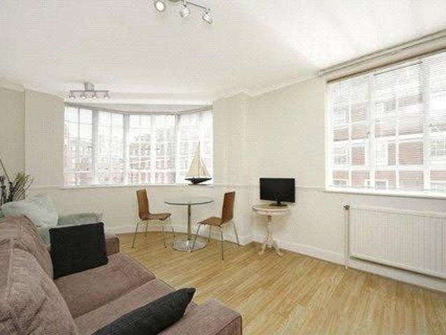 Chelsea Cloisters, Sloane Avenue. 1 bed flat to rent £2,817 pcm £650 pw