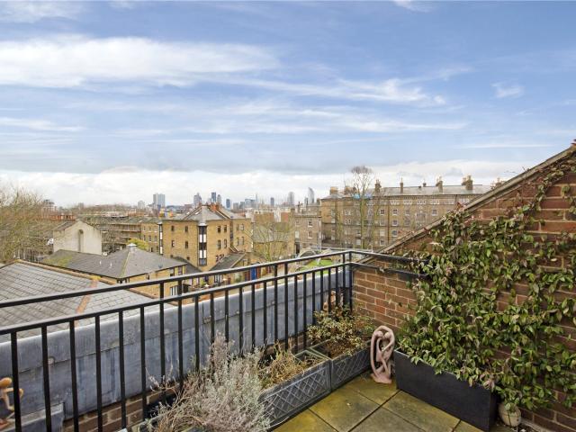 CHELSEA COURT MELVILLE PLACE ESSEX ROAD N1