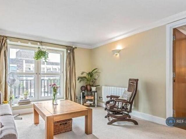 Chelsea Court, London, 2 Bedroom Flat