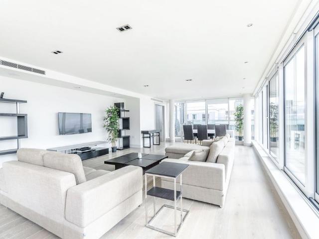 Chelsea Creek, Fulham, London, SW6 3 bed flat to rent £6,998 pcm £1,615 pw