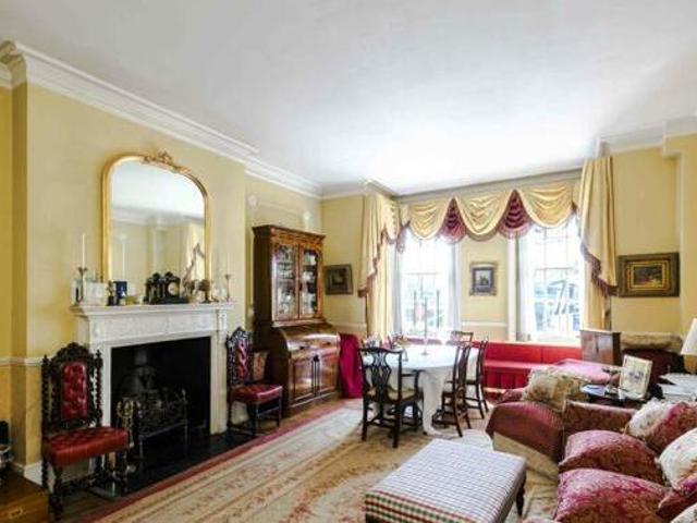 Chelsea Embankment, London, 2 Bedroom Flat
