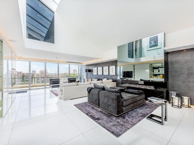 Chelsea Harbour, London, SW10 5 bed penthouse to rent £24,999 pcm £5,769 pw
