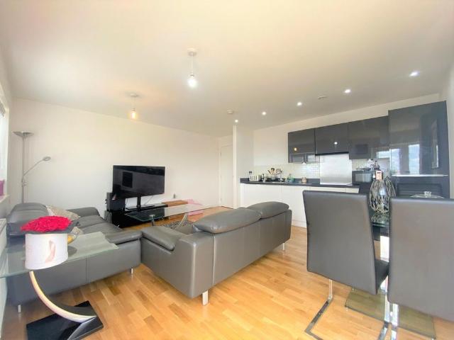 Chelsea Lodge, Wintergreen Boulevard, West Drayton, UB7