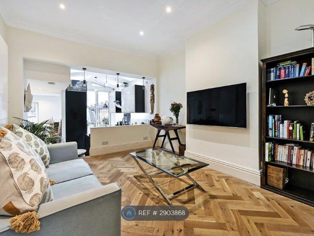 Chelsea, London SW10, 2 bed flat to rent, £3,495 pcm | PrimeLocation