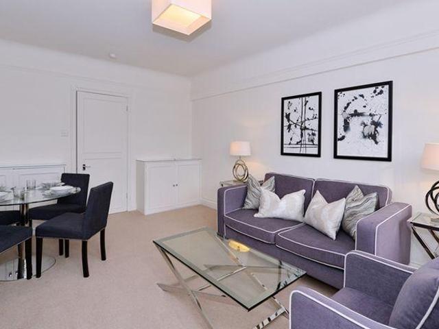 Chelsea, London. SW3 2 bed apartment to rent £4,030 pcm £930 pw