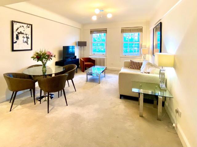 Chelsea, London. SW3 2 bed apartment to rent £4,117 pcm £950 pw