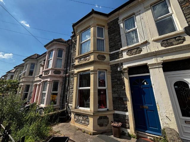 Chelsea Park Easton Crofts End. 4 bed house to rent £2,300 pcm £531 pw