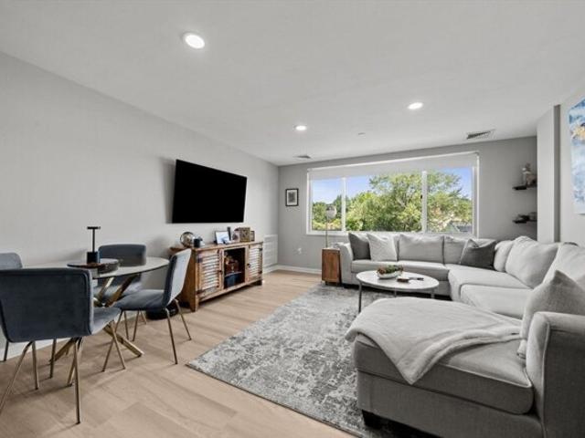 Chelsea St Apt,everett, Condo For Sale