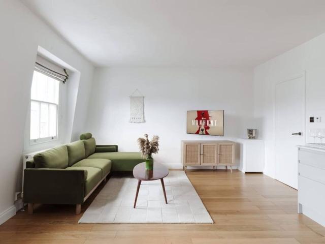Chelsea SW3, 1 bed flat to rent, £5,573 pcm | PrimeLocation