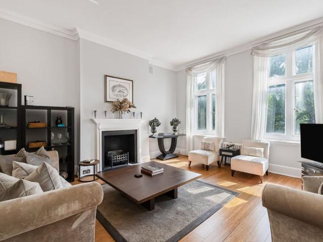 Chelsea SW1X, 2 bed flat to rent, £9,243 pcm | PrimeLocation