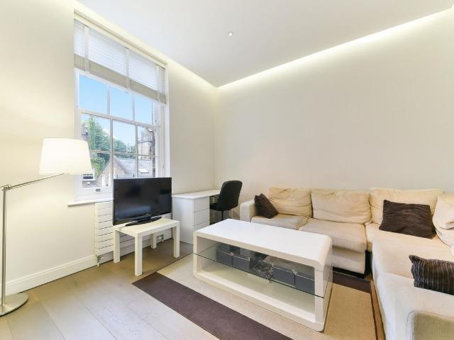 Chelsea Walk, Fulham Road, London SW10, 2 bed flat to rent, £2,925 pcm | PrimeLocation
