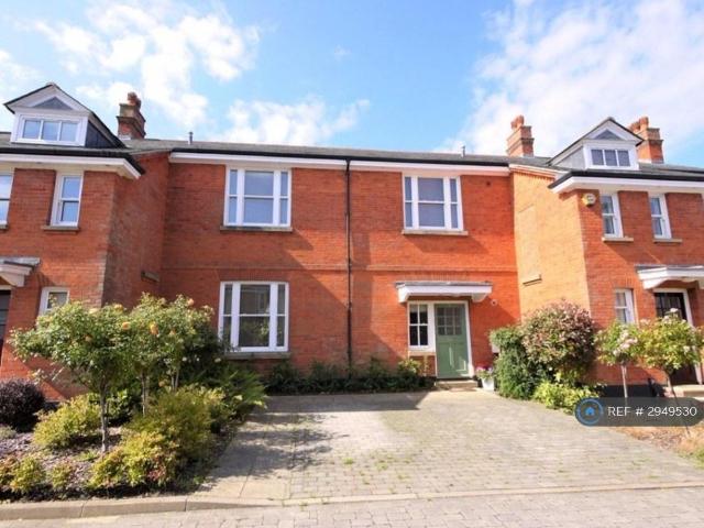 Chelsea Way, Brentwood, CM14 4 bed terraced house to rent £2,700 pcm £623 pw