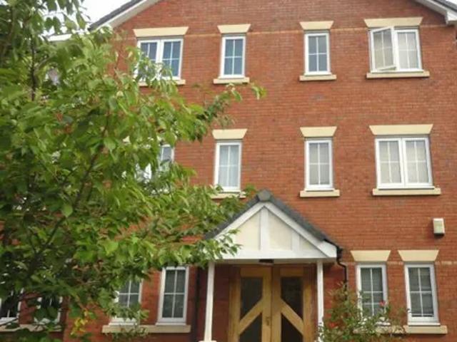 Chelsfield Grove, Manchester, M21 7DP, United Kingdom | 2 bed apartment for rent #139545090 | Rentberry