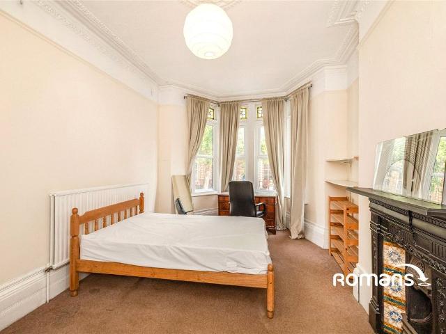 Cheltenham Crescent, Cheltenham Road, Bristol BS6, Room to rent, £650 pcm | PrimeLocation