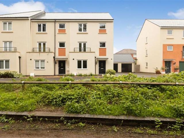 Cheltenham GL51 4 bed end of terrace house to rent £2,100 pcm £485 pw