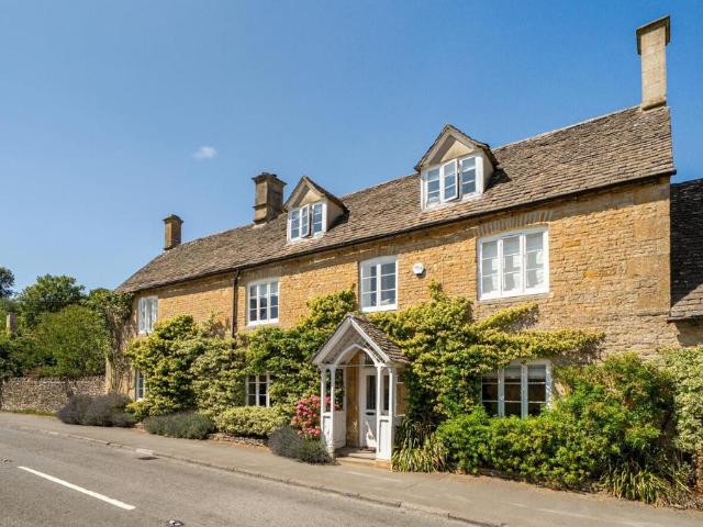 Cheltenham GL54 5 bed cottage to rent £4,995 pcm £1,153 pw