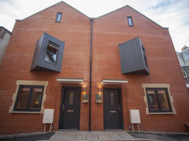 Cheltenham Lane, Bristol BS6 5 bed townhouse to rent £3,200 pcm £738 pw