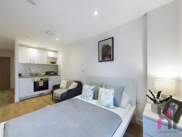 Cheltenham Place, 33 Frederick Road, Salford M6, Studio to rent, £950 pcm | PrimeLocation