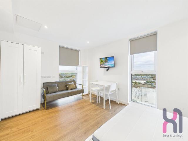 Cheltenham Place, 33 Frederick Road, Salford M6, Studio to rent, £950 pcm | PrimeLocation