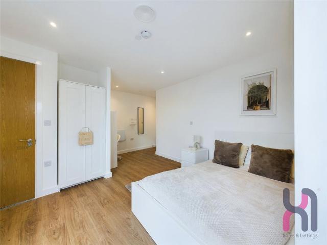 Cheltenham Place, 33 Frederick Road. 1 bed flat to rent £1,000 pcm £231 pw