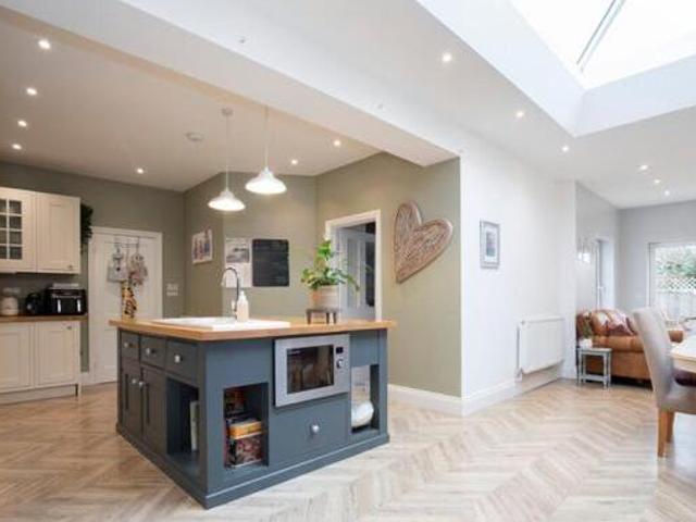 Cheltenham Road, Bishops Cleeve, 4 Bedroom Detached