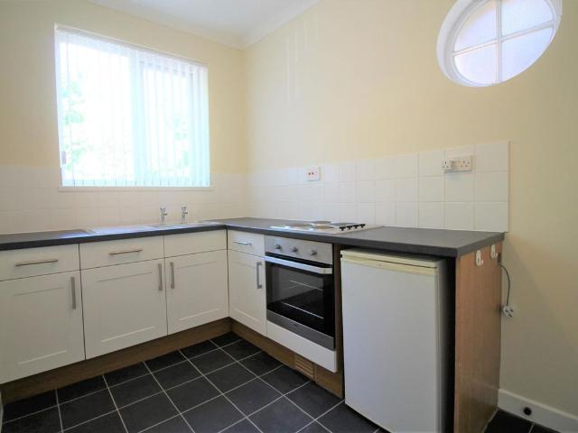 Cheltenham Road, Montpellier BS6, 2 bed flat to rent, £1,600 pcm | PrimeLocation