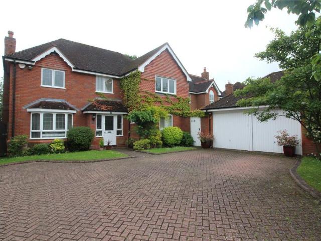 Chelveston Crescent, Solihull, B91 4 bed detached house to rent £2,750 pcm £635 pw