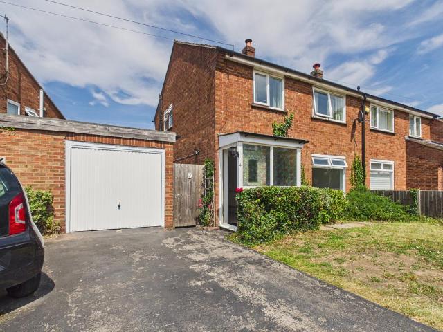 Cheney Way, Cambridge 3 bed semi detached house to rent £1,950 pcm £450 pw