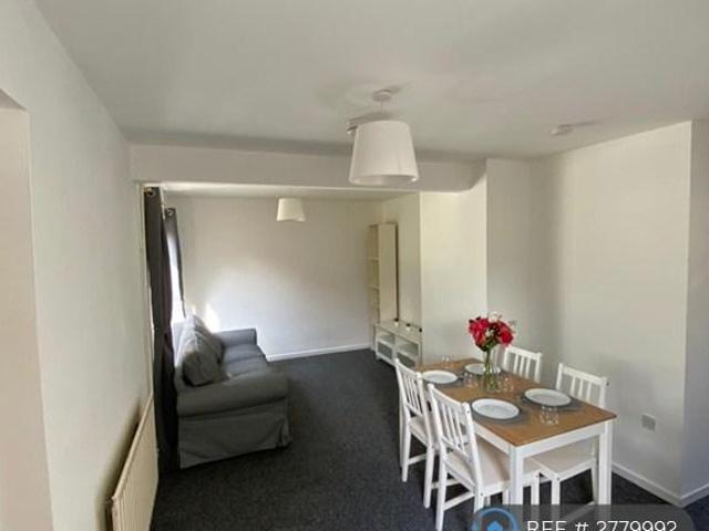Cheney Way, Cambridge, CB4 4 bed semi detached house to rent £2,550 pcm £588 pw